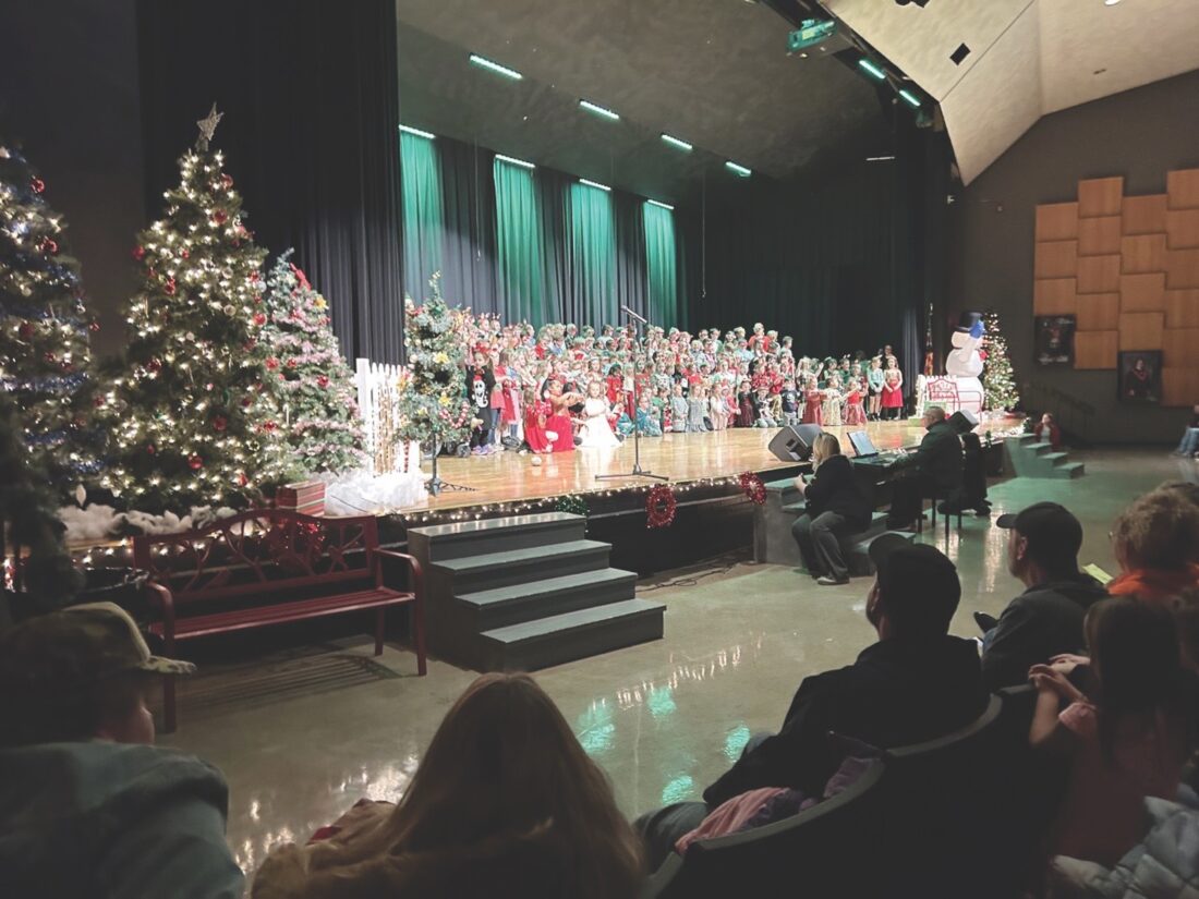 Phillips Elementary holds Christmas concert at MHS | News, Sports, Jobs ...